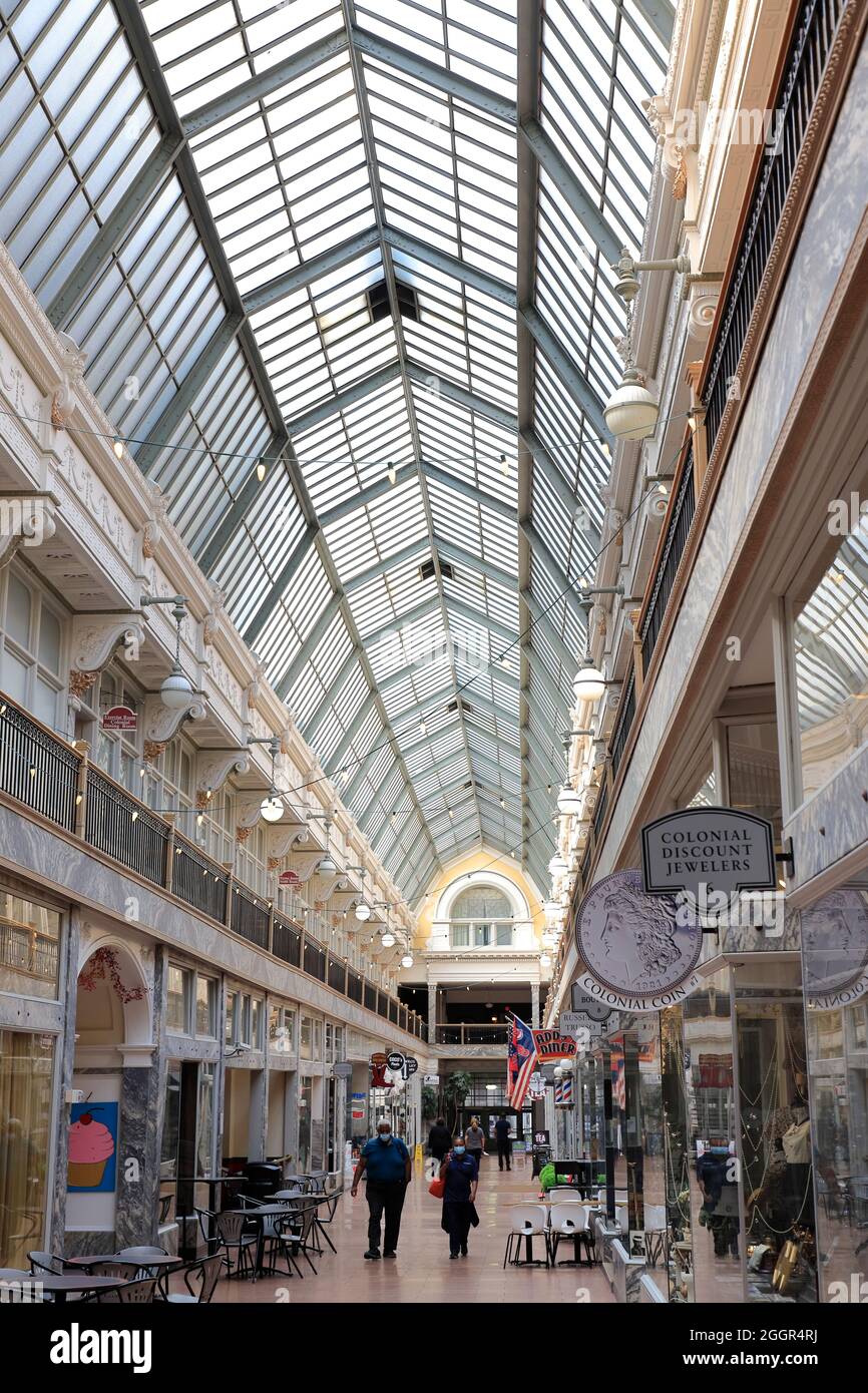 The historic Colonial Arcade nowadays the 5th street arcades in ...