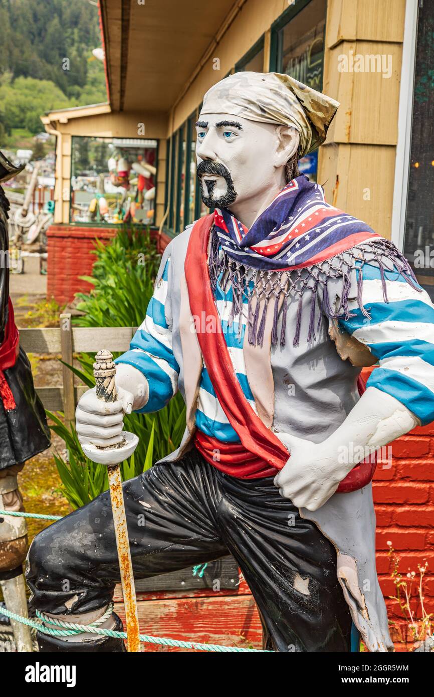 Sculpture of a pirate hi-res stock photography and images - Alamy