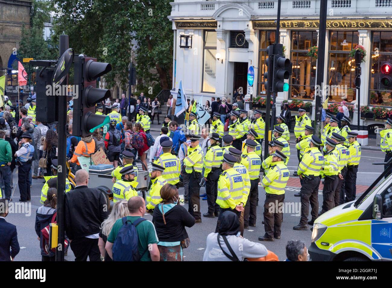 Borough market london evening hi-res stock photography and images - Alamy
