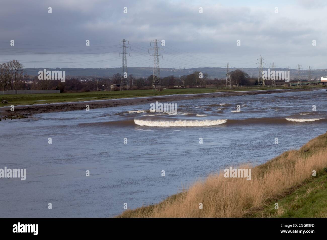 Tne Dee Tidal Bore in New Cut channel between Queensferry and Saltney ...