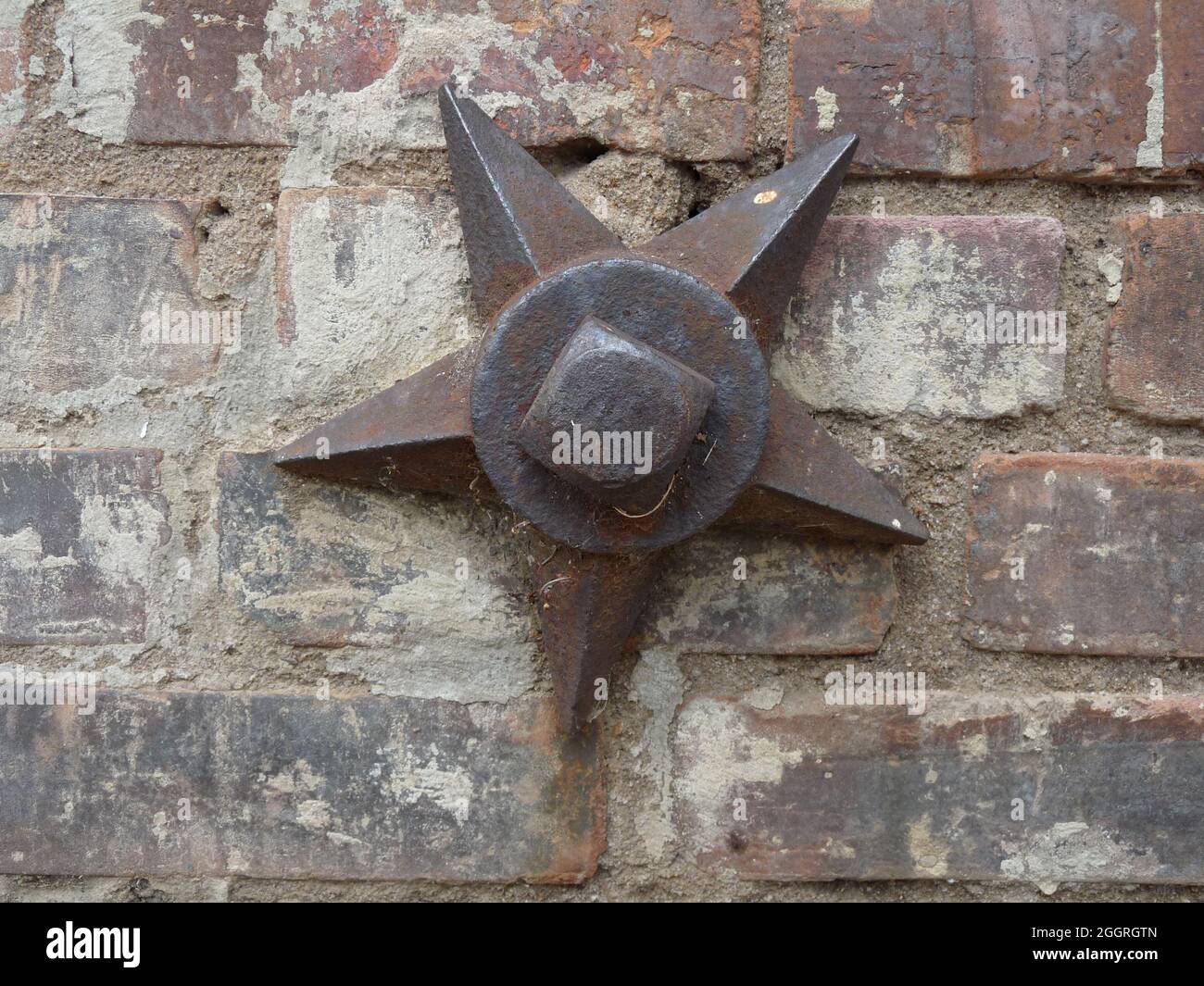 Star bolt house hi-res stock photography and images - Alamy