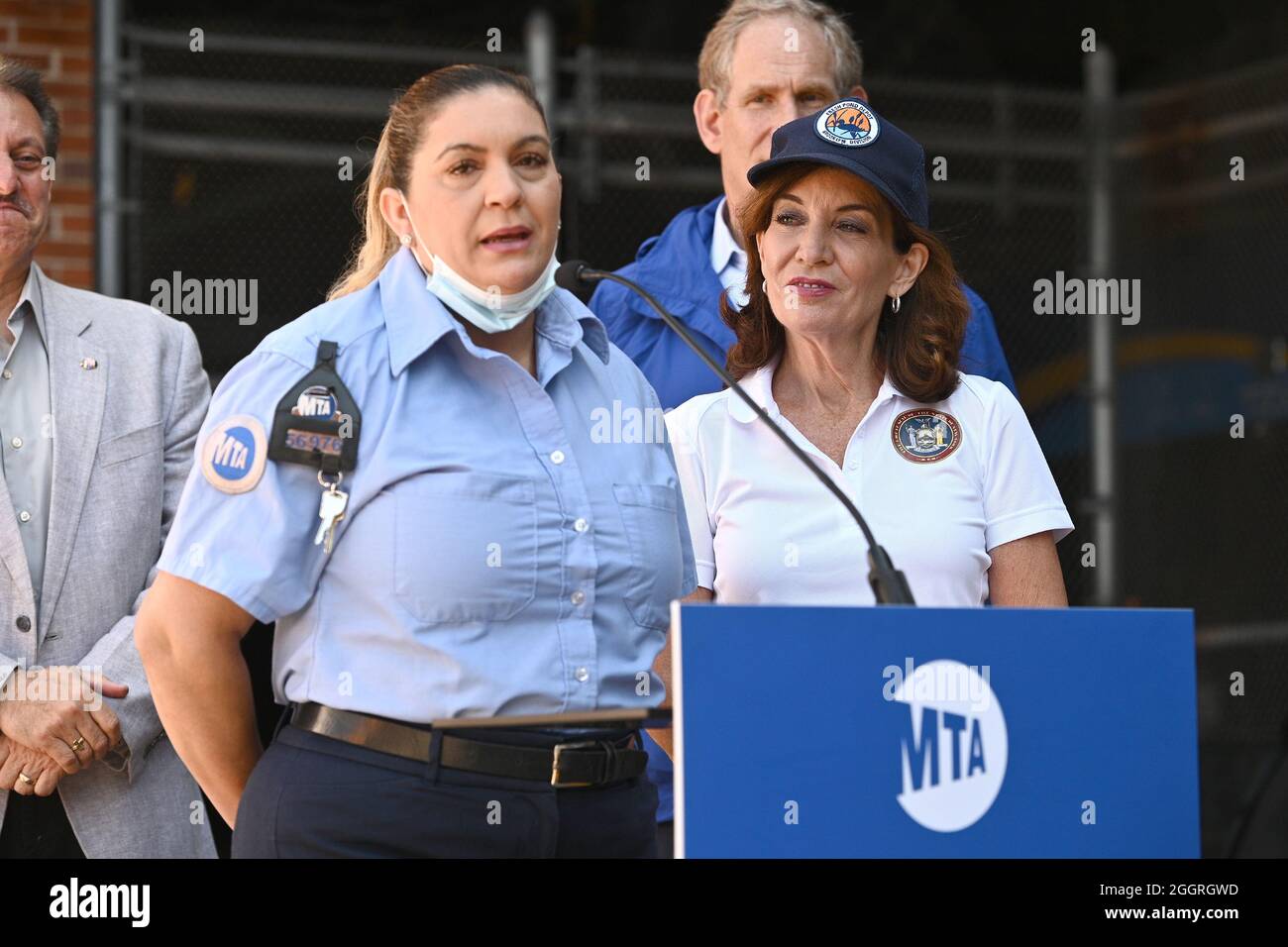 New York City, USA. 02nd Sep, 2021. New York Governor Kathy Hochul (r ...