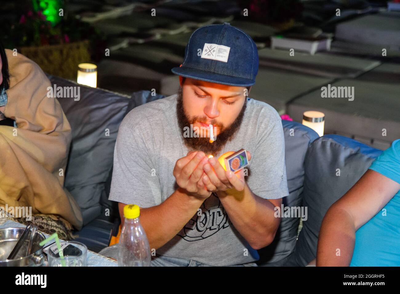 Teenager party smoking hi-res stock photography and images - Alamy