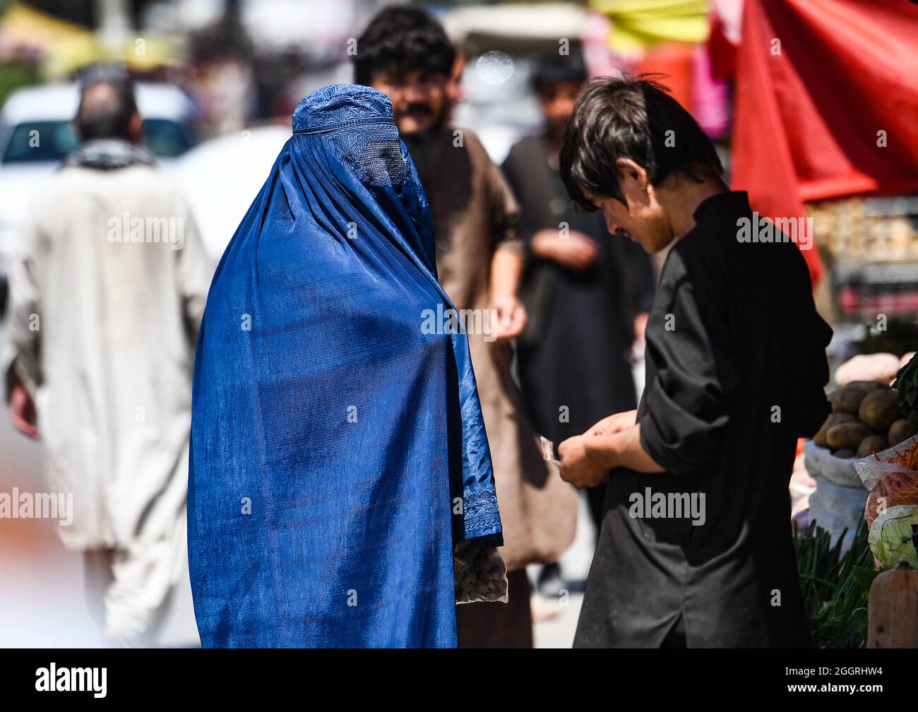 Marché afghan hi-res stock photography and images - Alamy