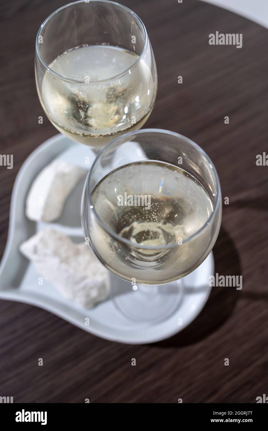 Cote de blanc champagne hi-res stock photography and images - Alamy