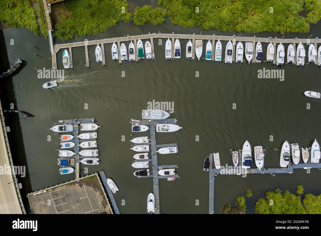 Pier little wood platform boat hi-res stock photography and images - Alamy