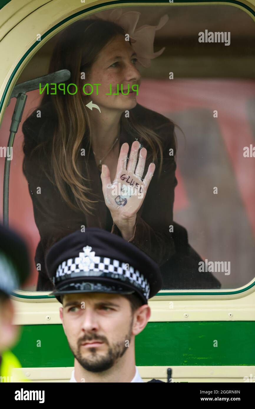 Glued hands hi-res stock photography and images - Alamy