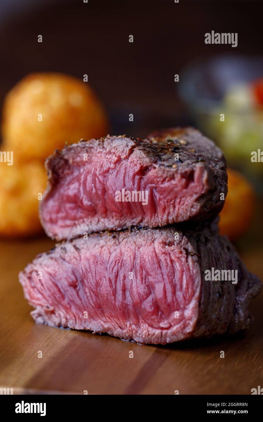 Gegrilltes steak hi-res stock photography and images - Alamy