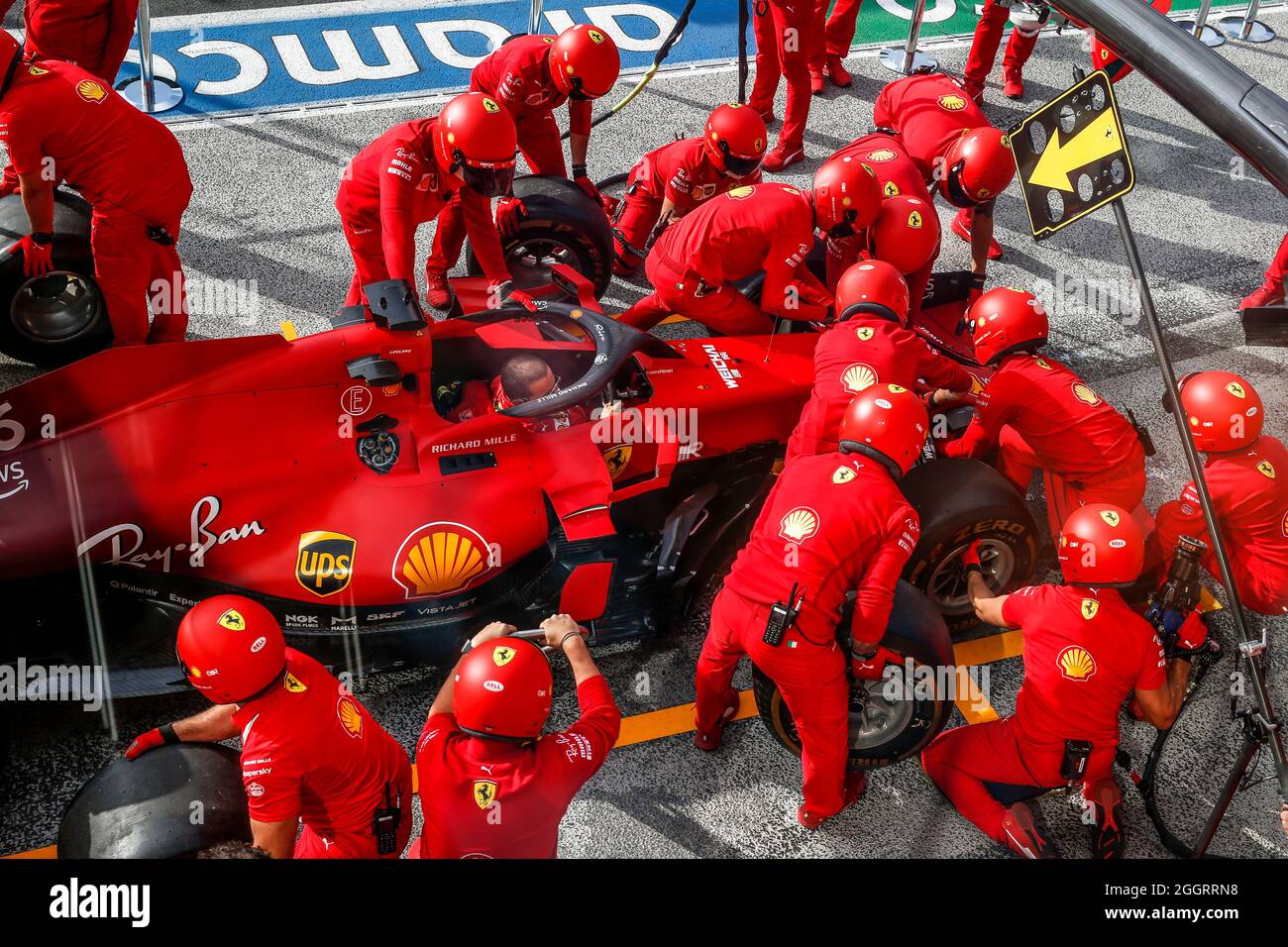 Ferrari f1 pit stop 2021 hi-res stock photography and images - Alamy