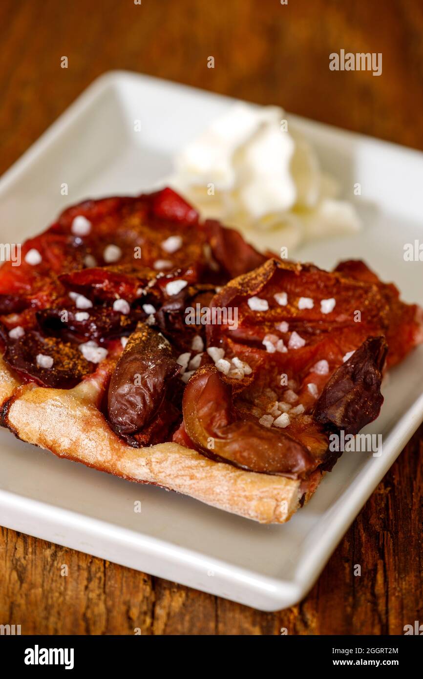 Damson cakes hi-res stock photography and images - Alamy