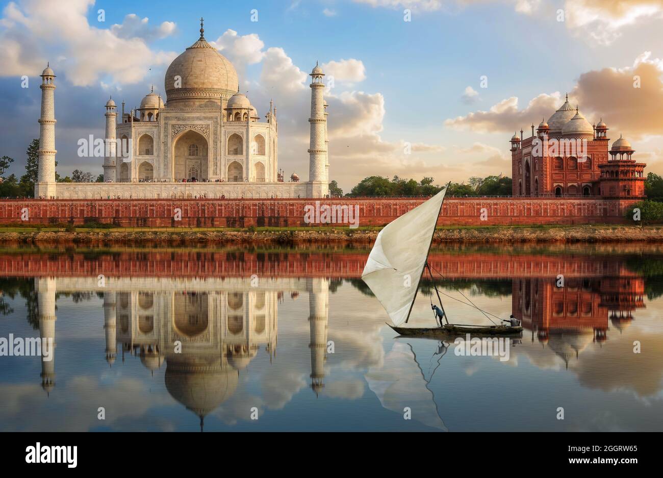 Boat sail india hi-res stock photography and images - Alamy