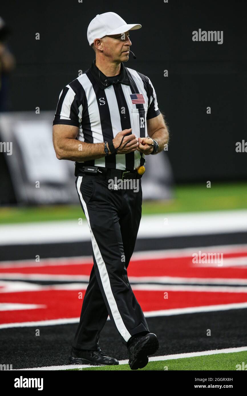 Las Vegas, NV, USA. 02nd Sep, 2021. Referee Stephen Baron on the field ...