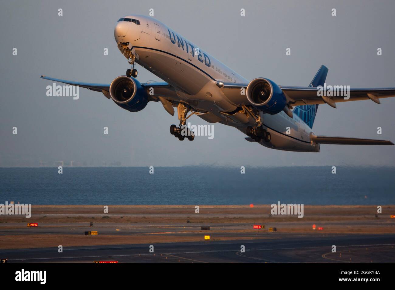 San Francisco, California, USA. 1st Sep, 2021. A United Airlines Boeing ...