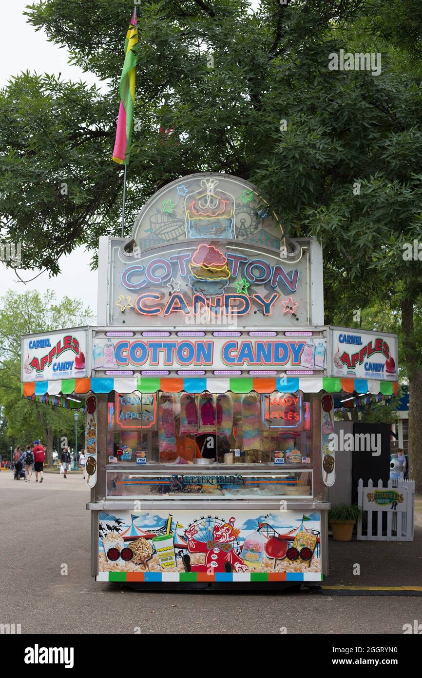 Candy booth hi-res stock photography and images - Alamy