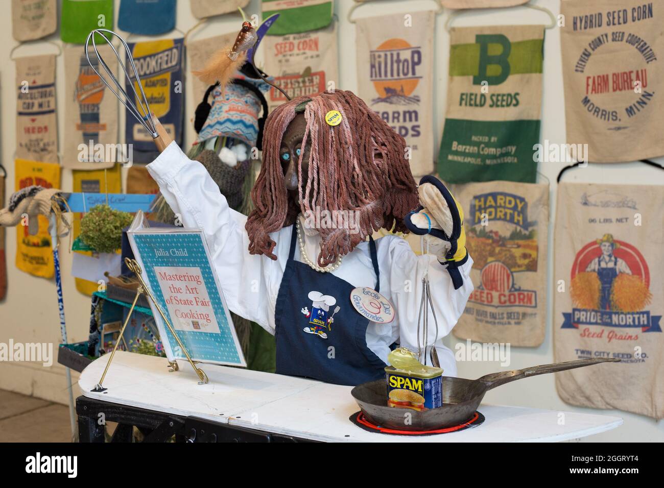 Female woman scarecrow hi-res stock photography and images - Alamy