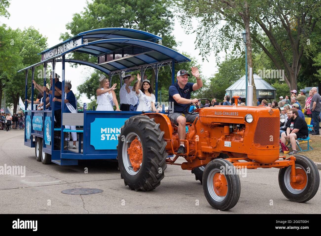 "Royalty" of the Minnesota State Fair being waving to crowd during a ...
