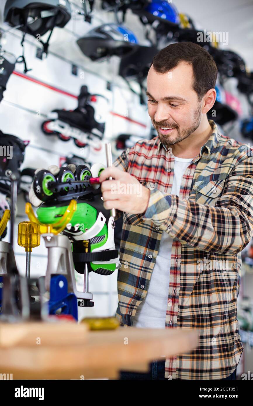Fixing rollers hi-res stock photography and images - Alamy