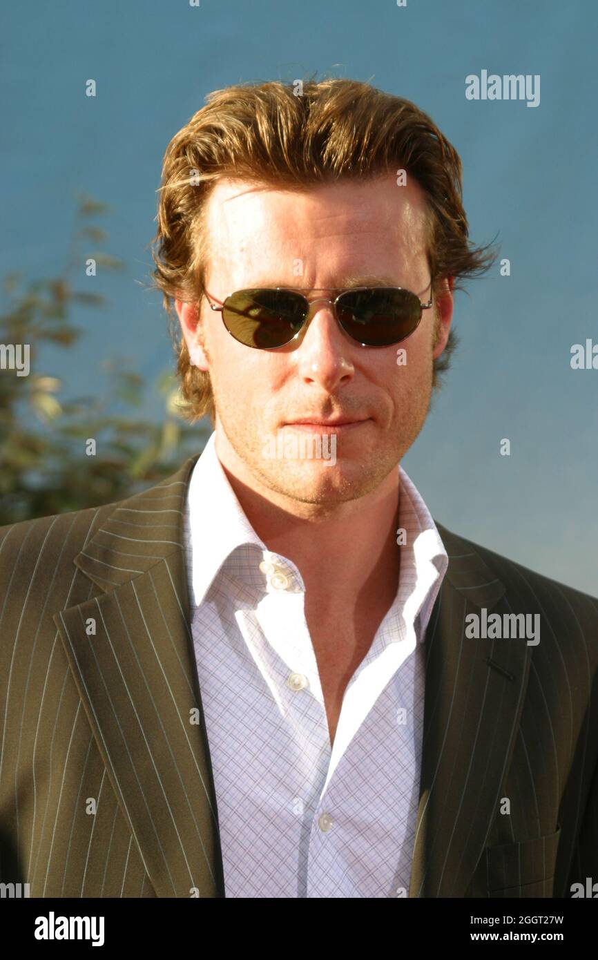 Dean McDermott 08/11/03 OPEN RANGE premiere at Cinerama Dome Theater ...