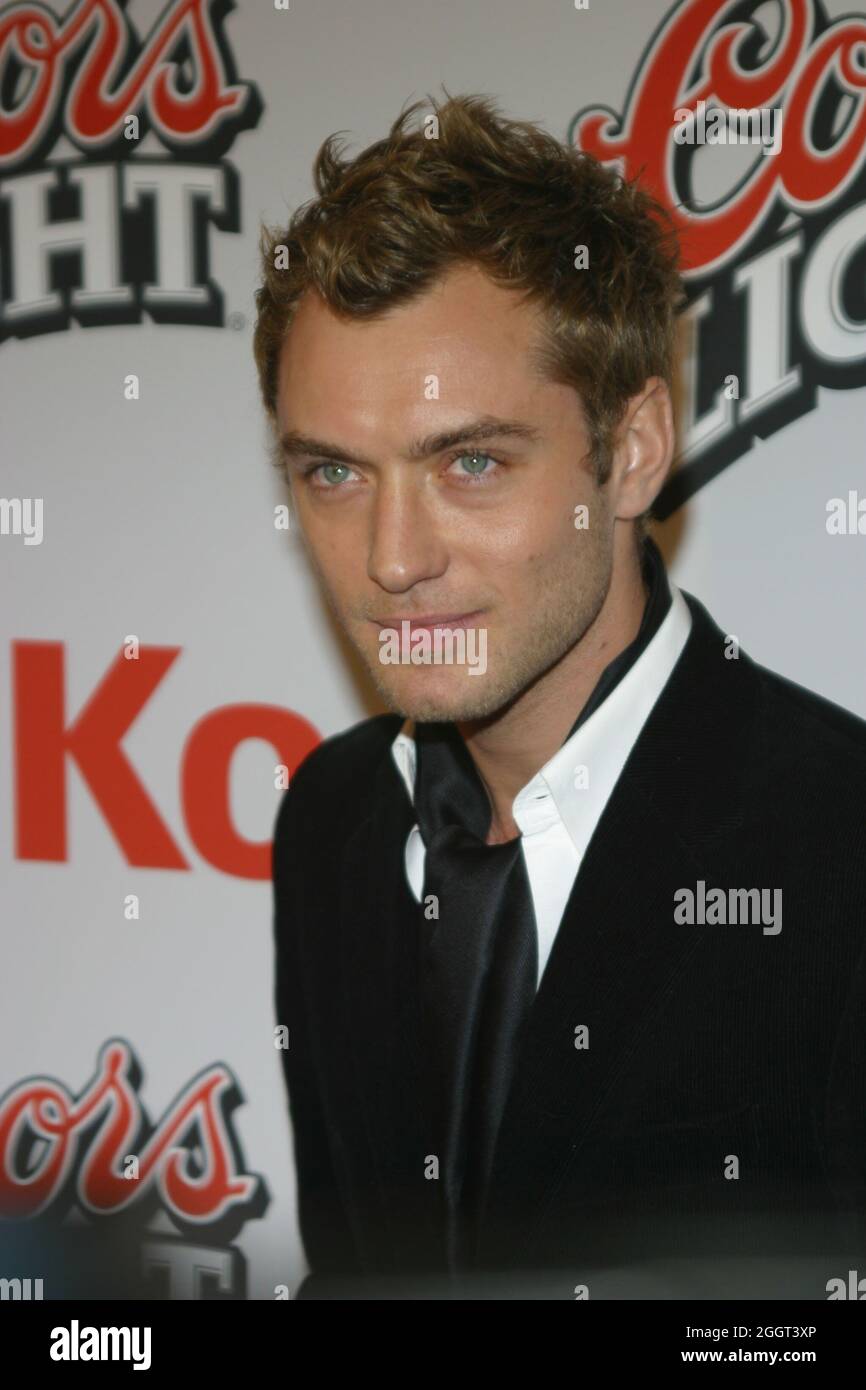 Jude Law, 12/07/03 COLD MOUNTAIN at Mann National Theatre, Westwood ...