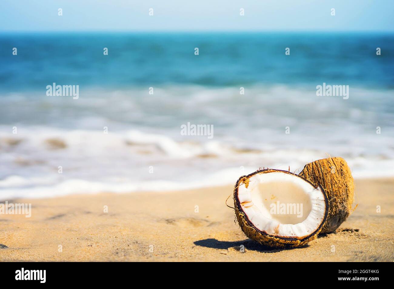 Walnut oil wave hi-res stock photography and images - Alamy