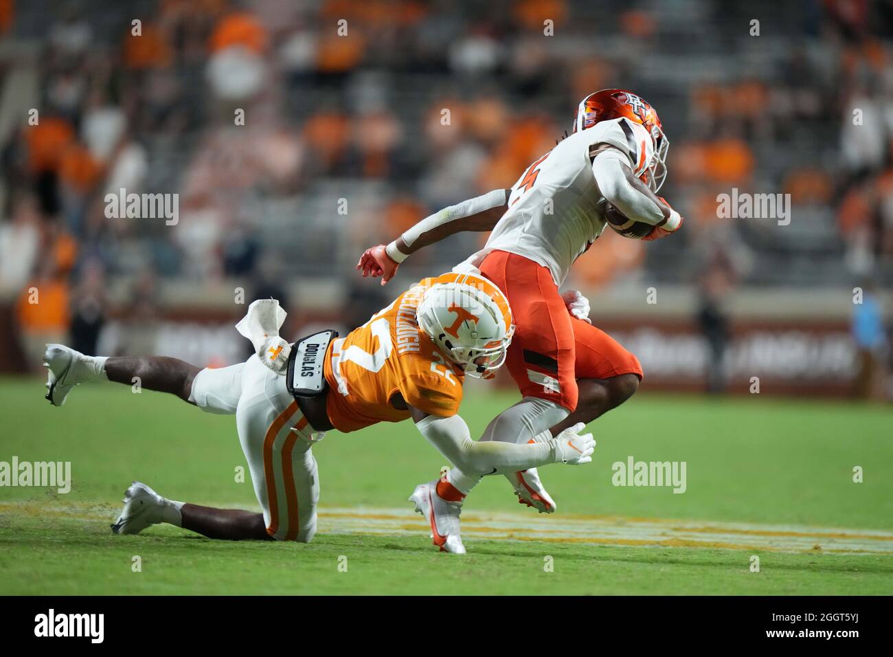 September 02, 2021: Jaylen McCollough #22 of the Tennessee Volunteers ...