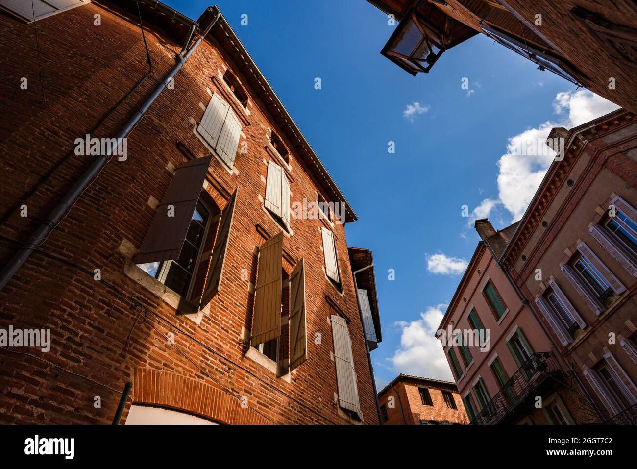 Red brick buildings hi-res stock photography and images - Alamy