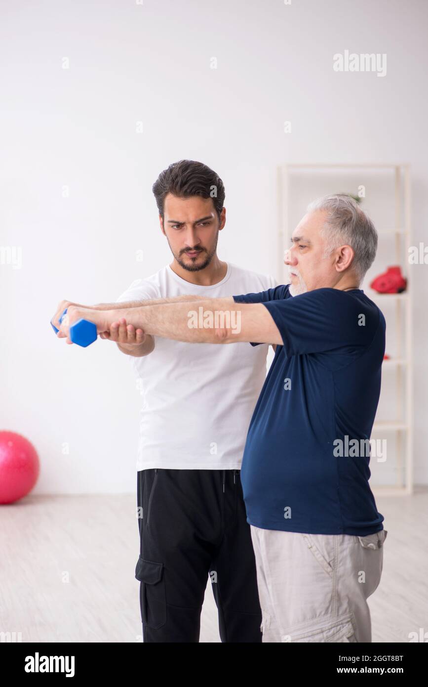 Coaching demonstrating sports hi-res stock photography and images - Alamy