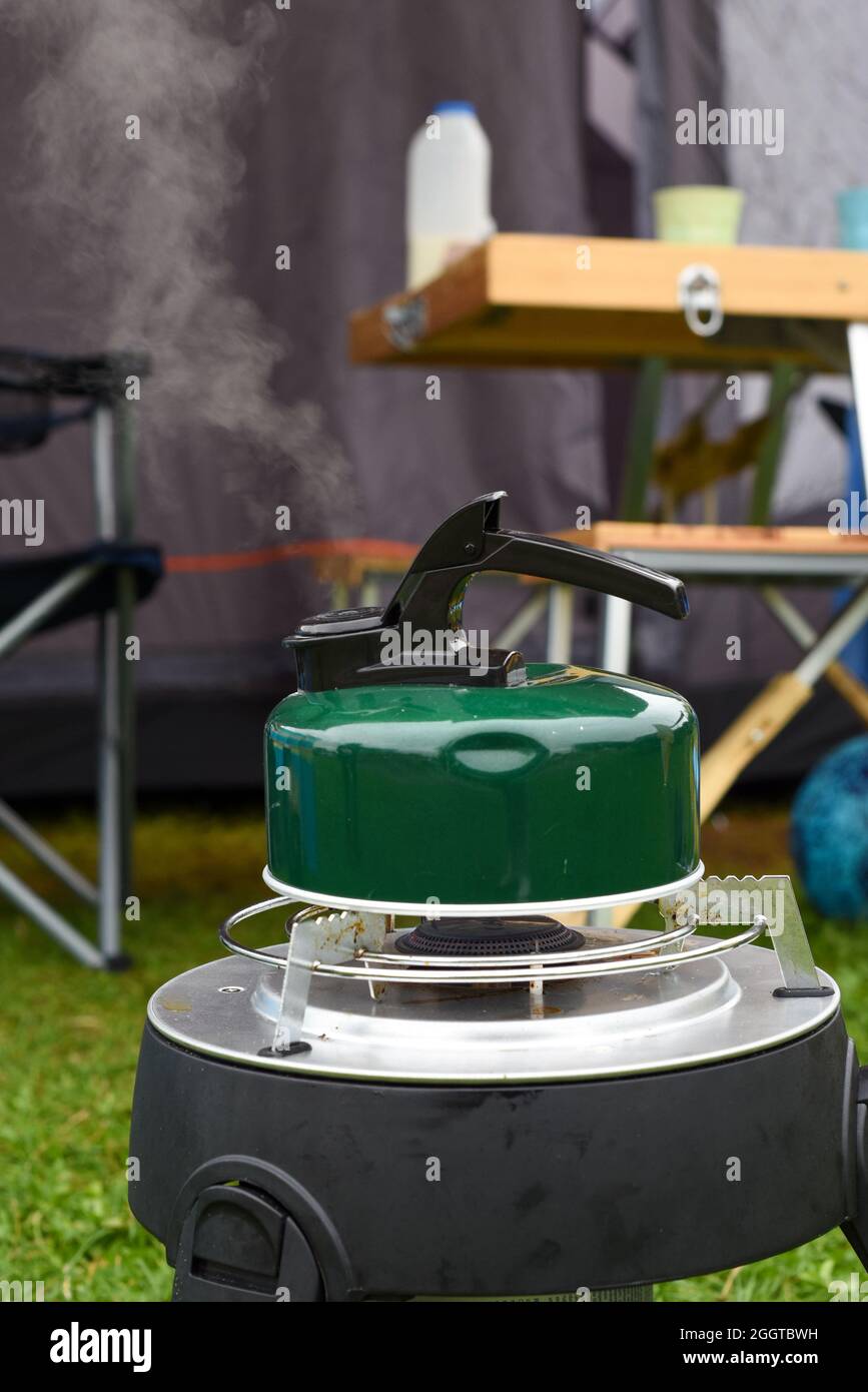 Boiling pitch hi-res stock photography and images - Alamy