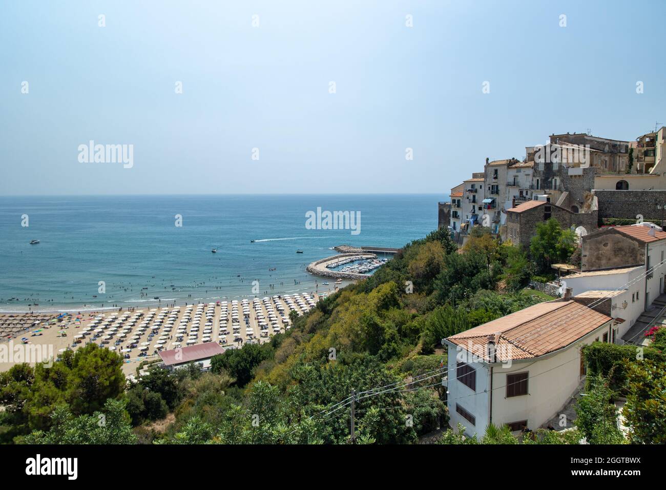 Beach sea city sperlonga hi-res stock photography and images - Alamy