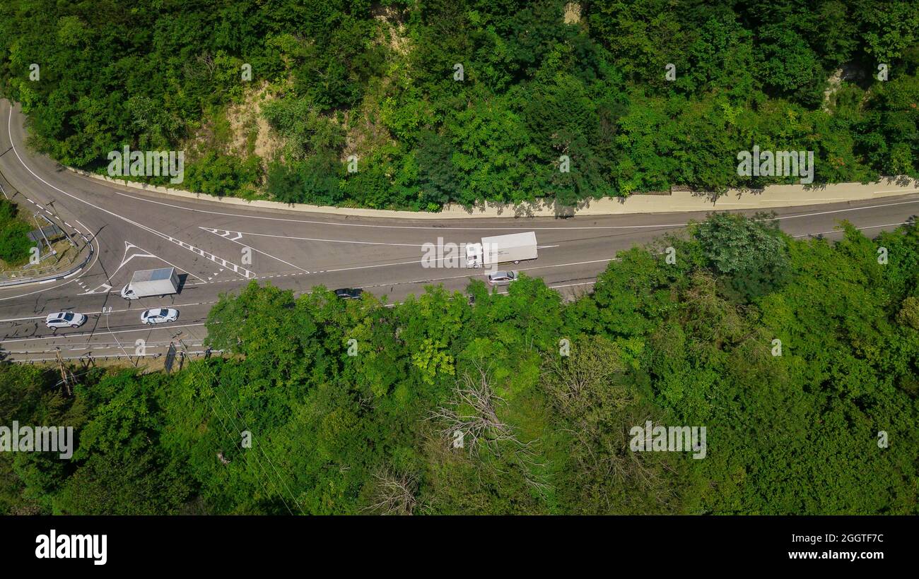 4k aerial view overhead bridge hi-res stock photography and images - Alamy