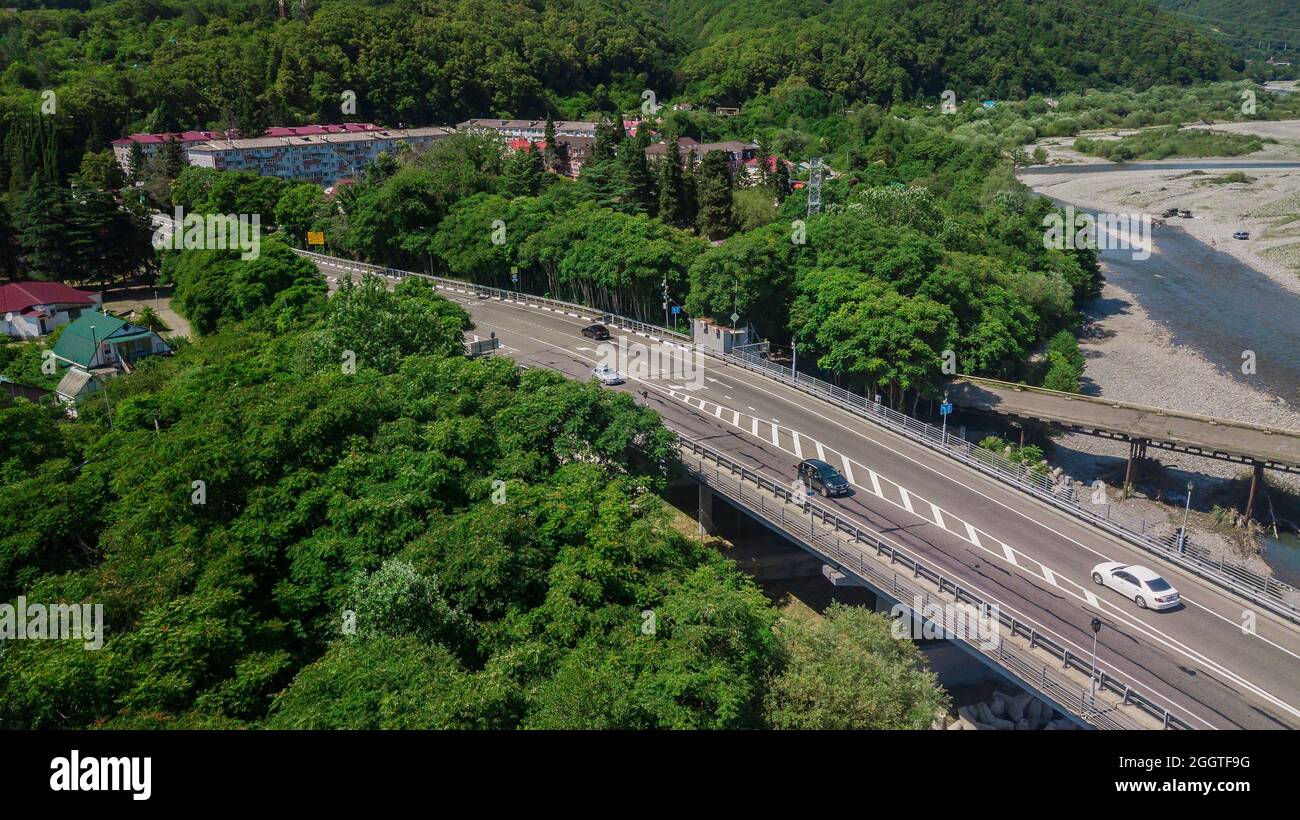 4k aerial view overhead bridge hi-res stock photography and images - Alamy