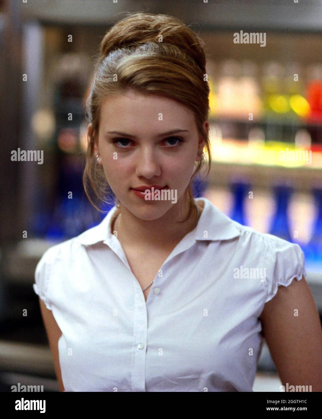 Scarlett johansson 2001 hi-res stock photography and images - Alamy