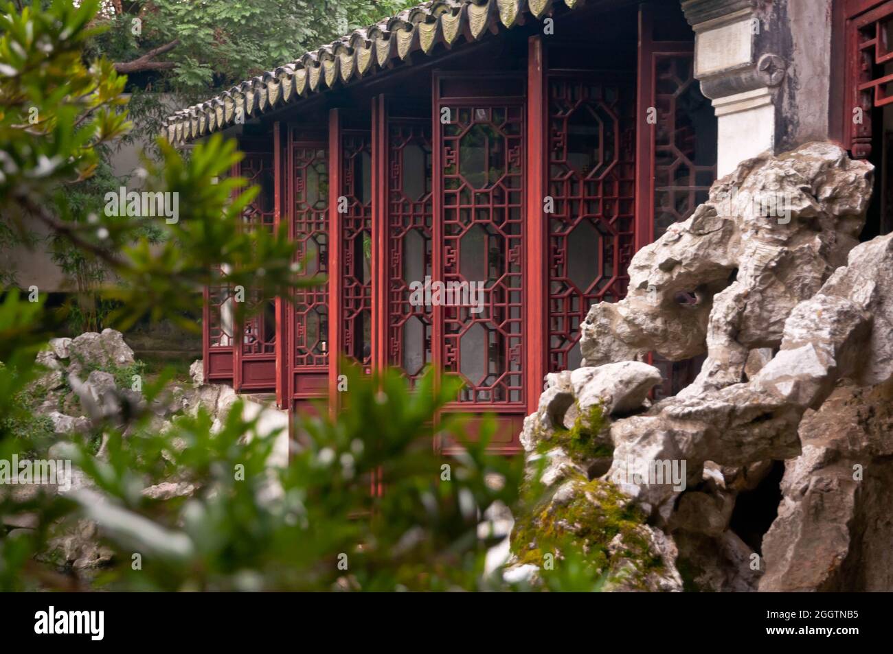 Window to traditional Chinese architecture Stock Photo - Alamy