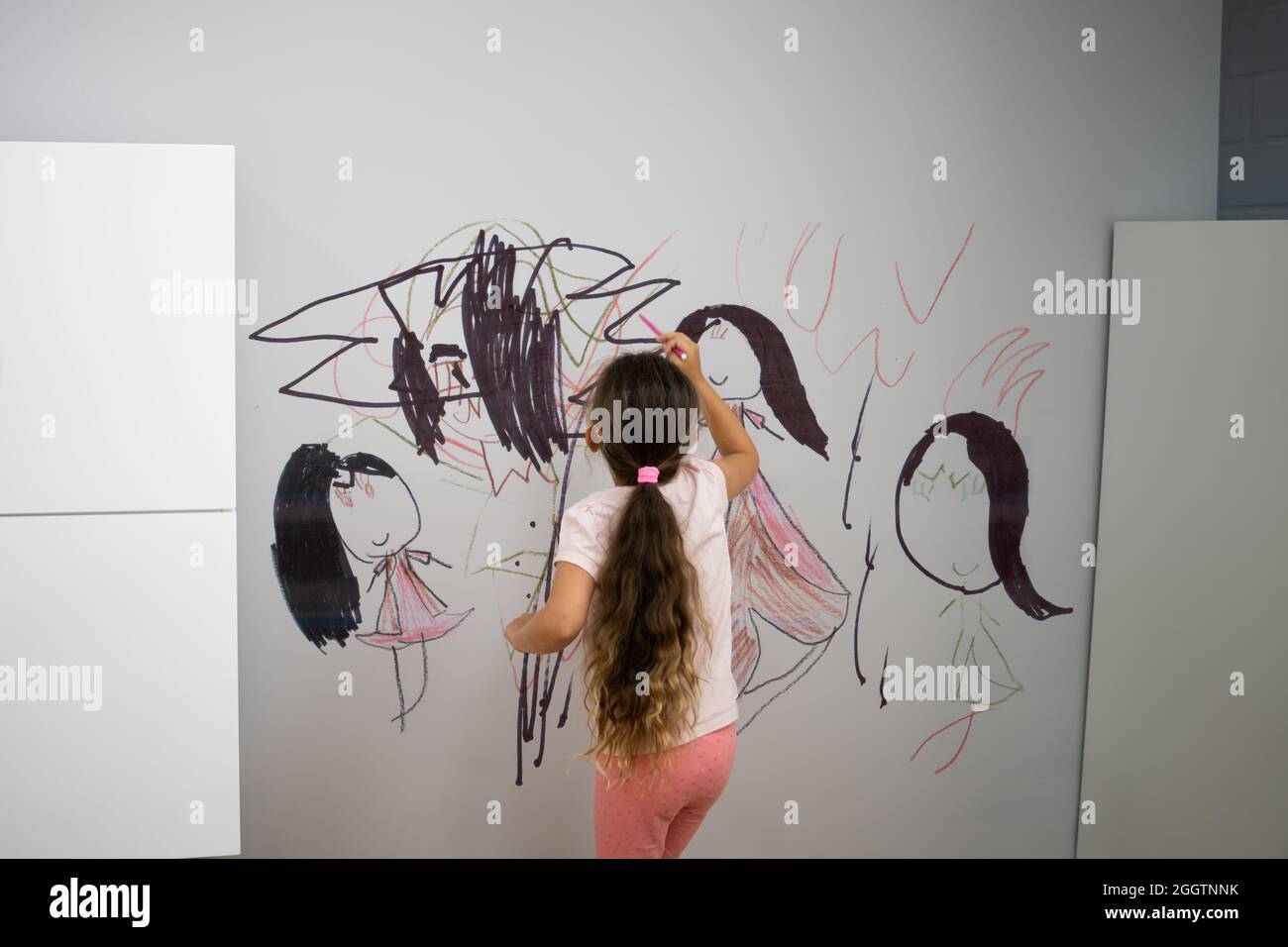 Kid children drawing hi-res stock photography and images - Alamy