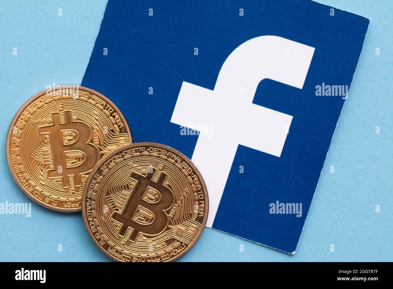 Facebook logo money hi-res stock photography and images - Alamy