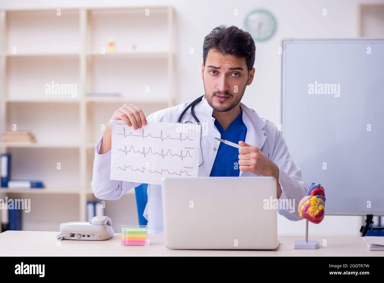 Young doctor cardiologist in the classroom Stock Photo - Alamy