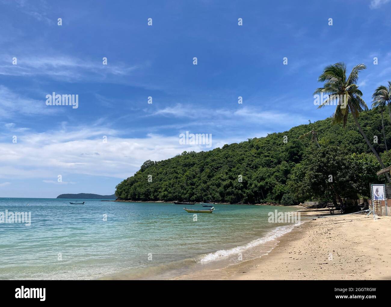Ao Yon, Thailand. 28th Aug, 2021. Empty beach in the south of Phuket ...