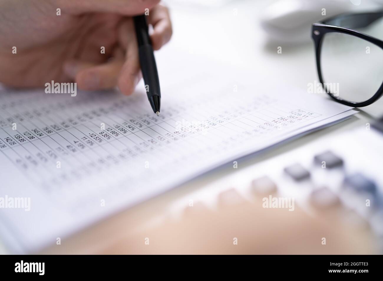 Accounting of expenses hi-res stock photography and images - Alamy