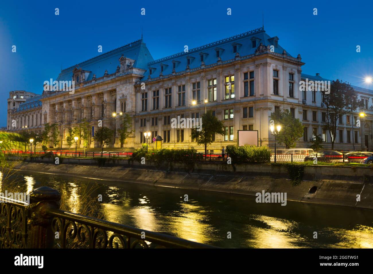 Bucharest palace of justice court hi-res stock photography and images ...