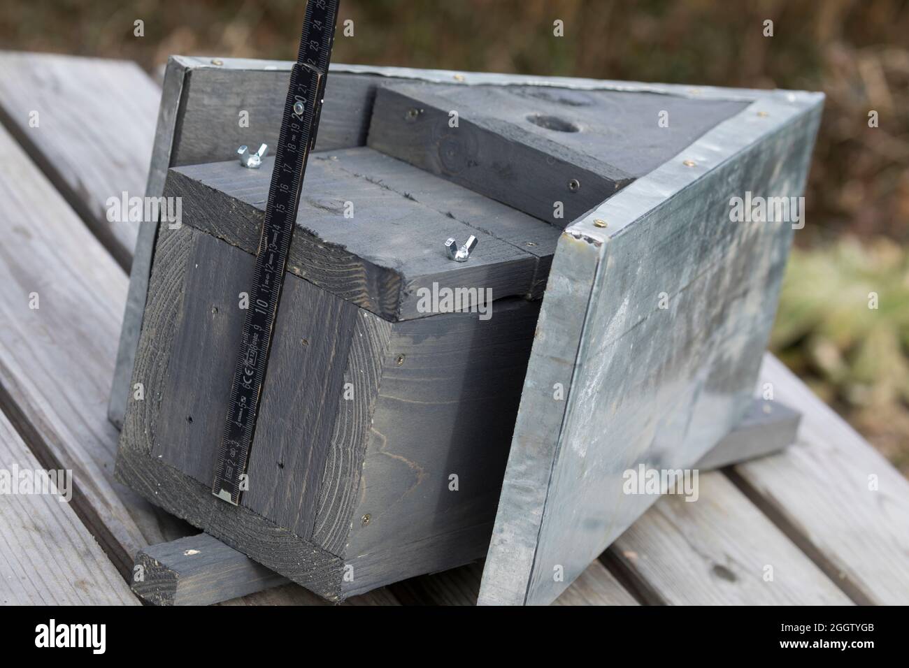 selfmade wooden tit box, measurements, series picture 15/16 Stock Photo ...