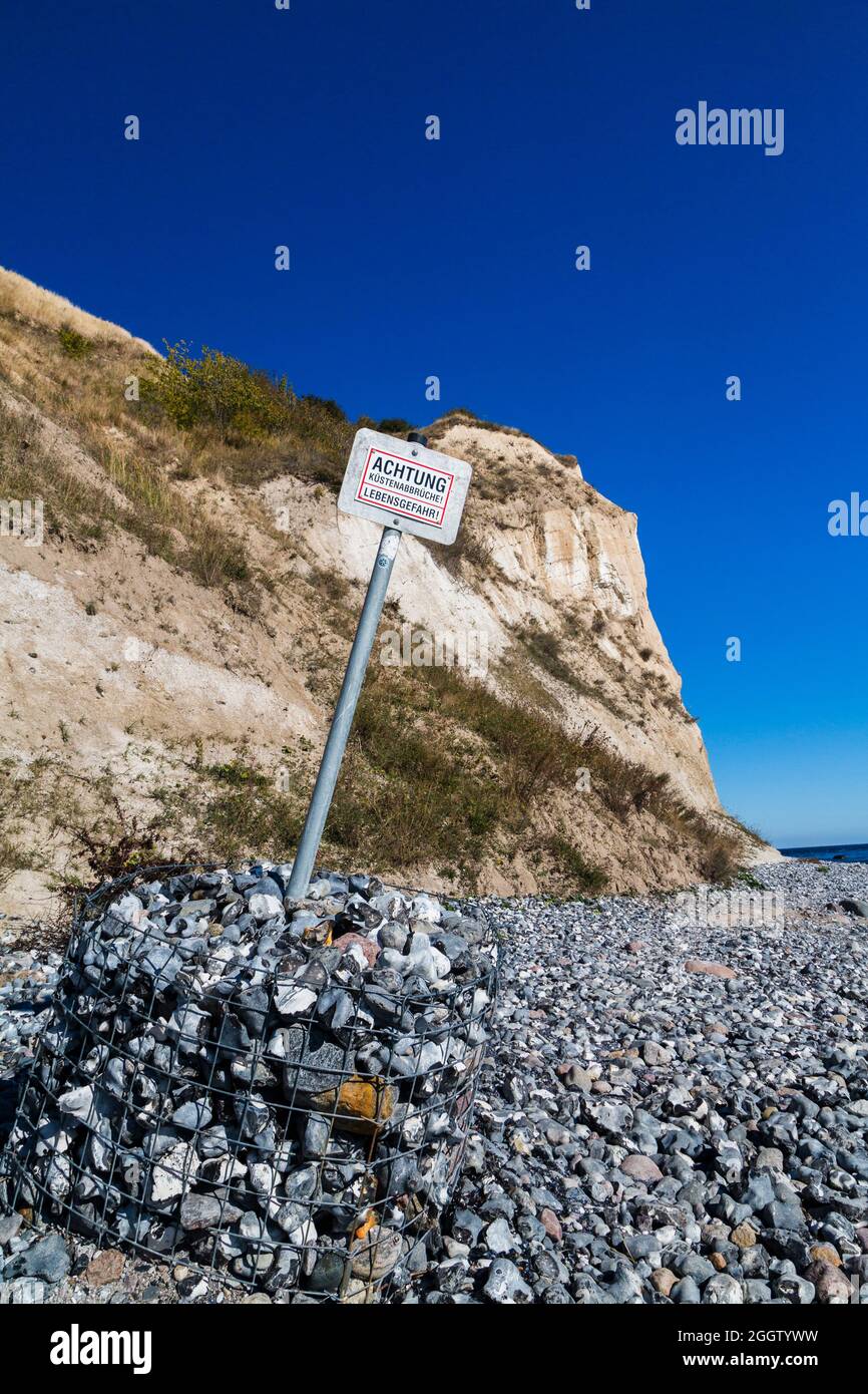 Avalanche warning sign hi-res stock photography and images - Alamy