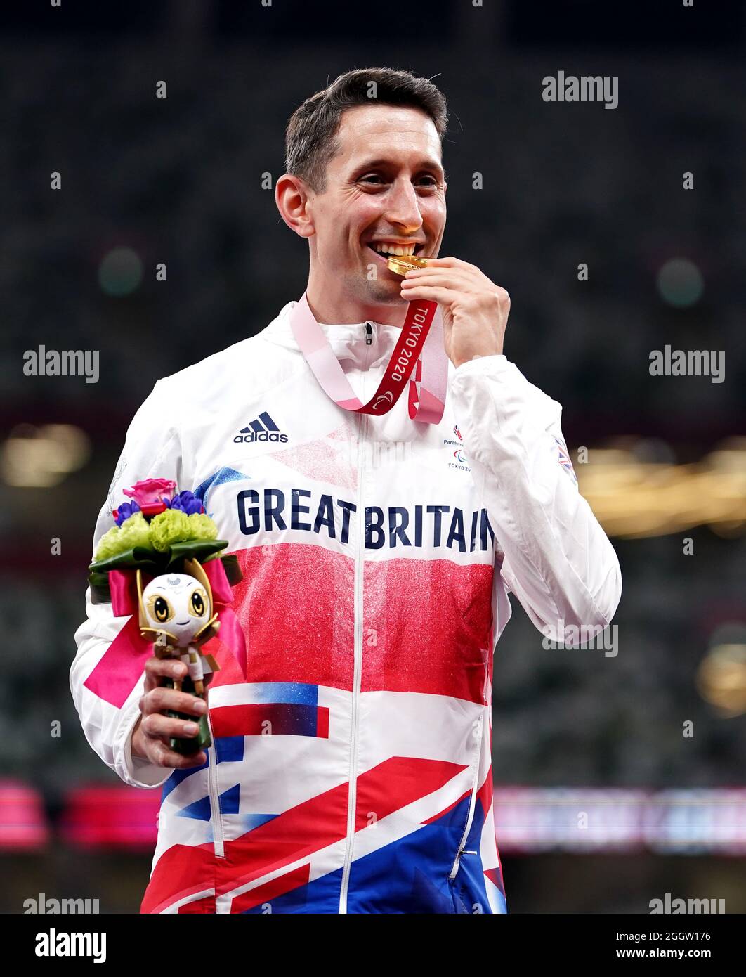 Great Britain's Jonathan Broom-Edwards celebrates with his gold medal ...