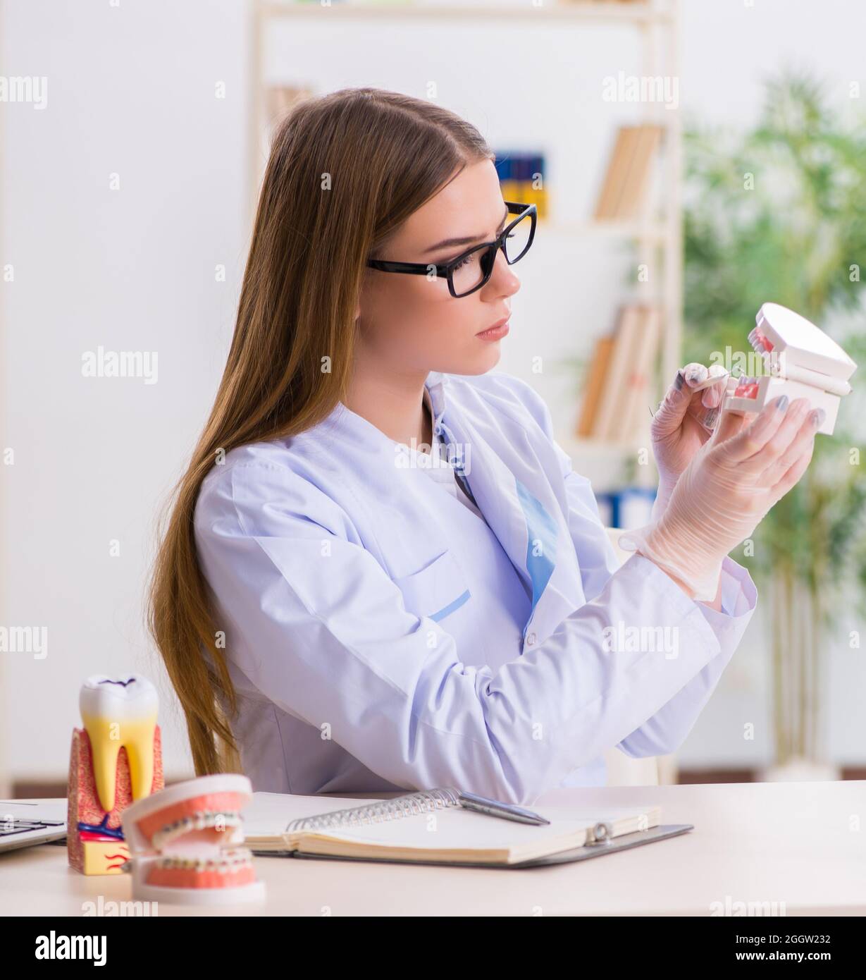 The dentistry student practicing skills in classroom Stock Photo - Alamy
