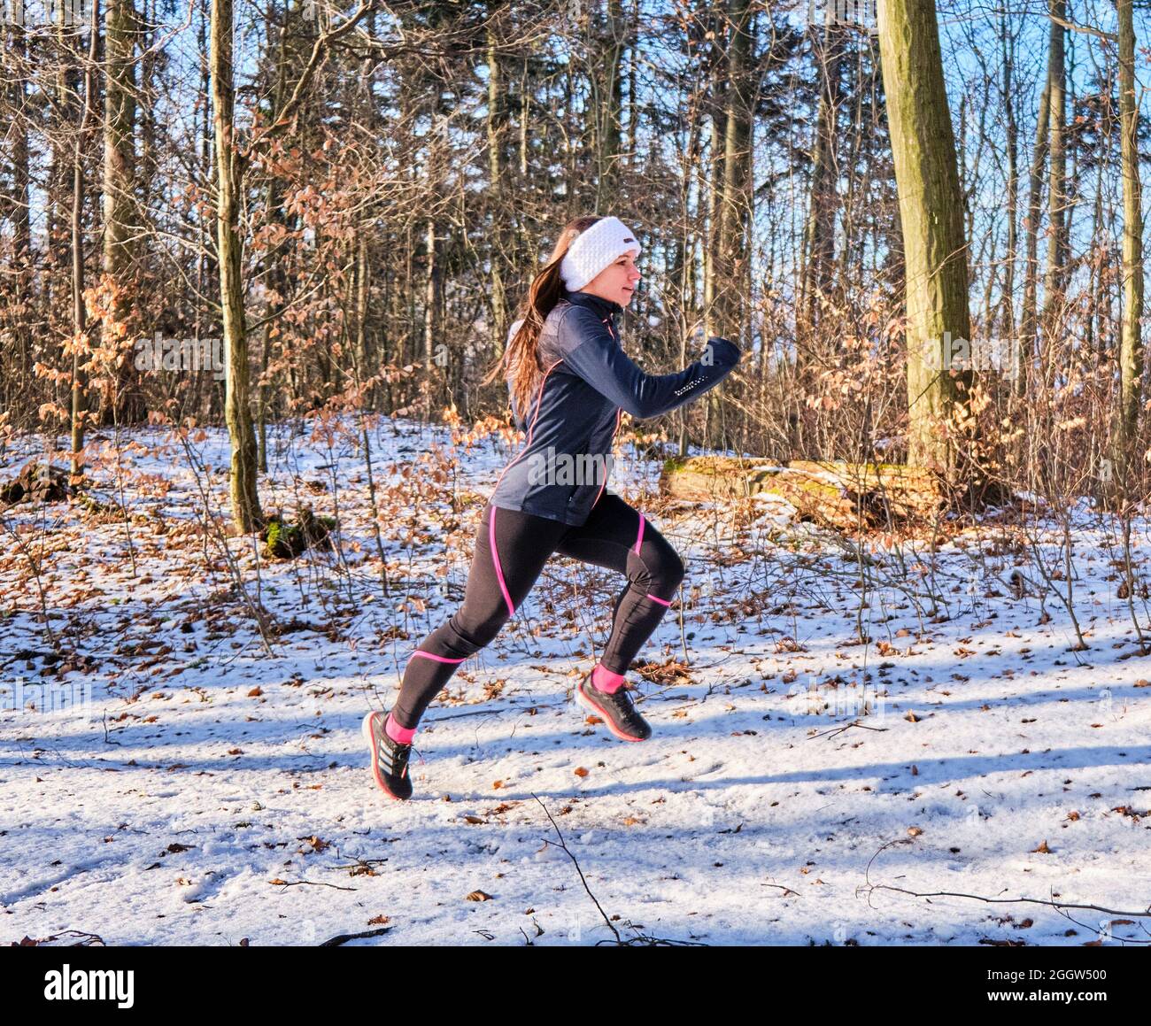 Runninggirl hi-res stock photography and images - Alamy