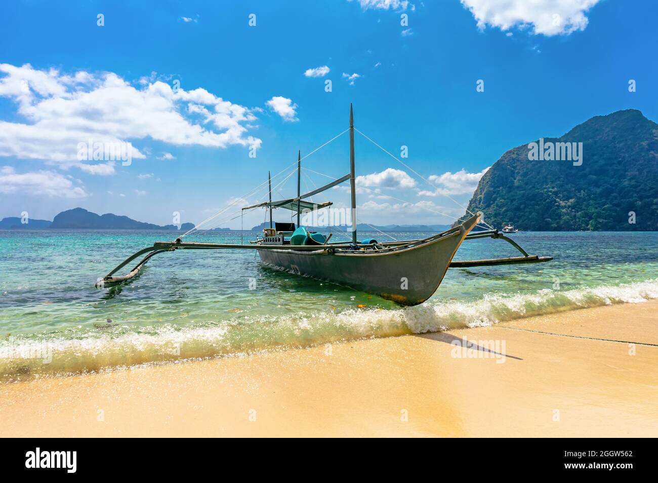 Philippine boat hi-res stock photography and images - Alamy