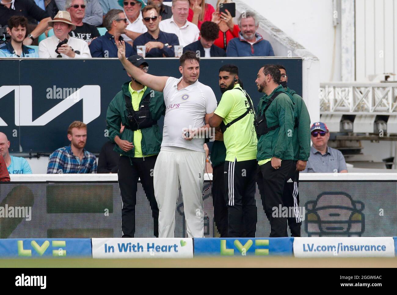 Pitch invader oval hi-res stock photography and images - Alamy