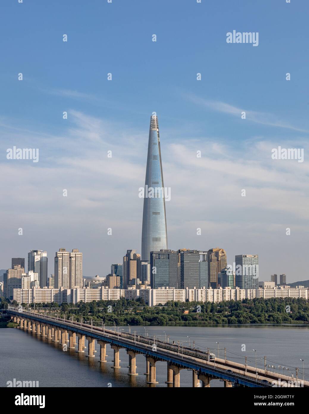 lotte world tower Stock Photo - Alamy