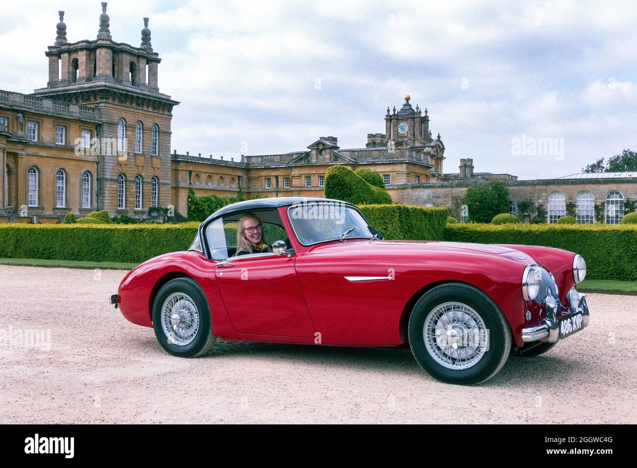 1954 Austin Healey 100/4 Coupe by D'leteren Freres at Salon Prive 2021 ...