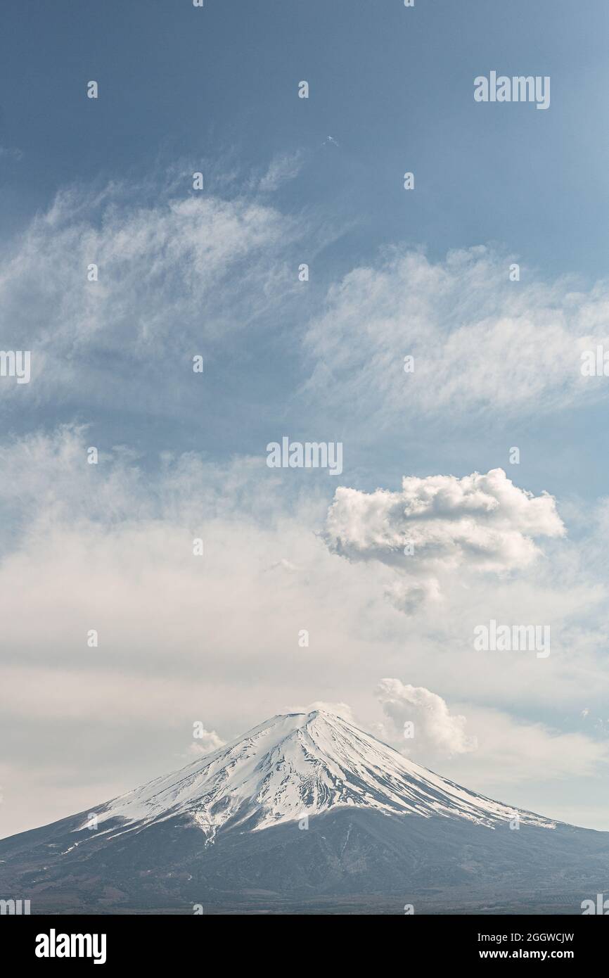 Vertical shot of the tremendous view of a beautiful Mount Fuji in ...
