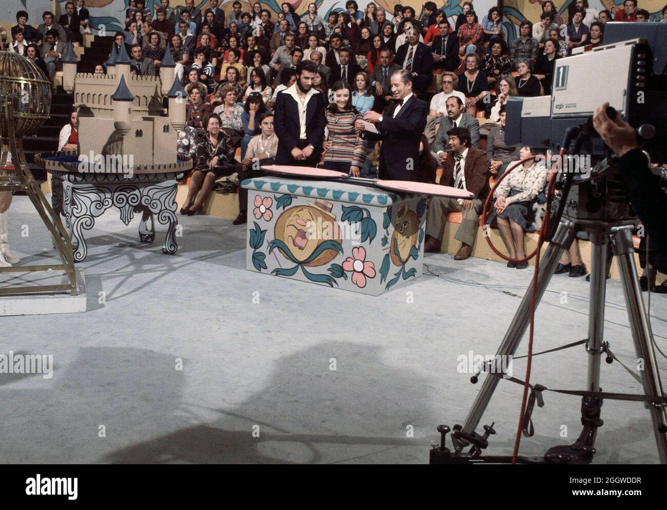 LEDGARD, KIKO. PRESENTADOR DE TELEVISION.. PRESENTANDO EL FAMOSO ...